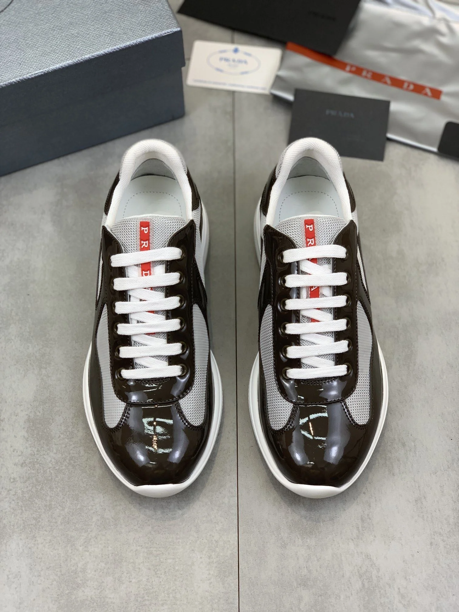 Accurate model Prada Low Shoes