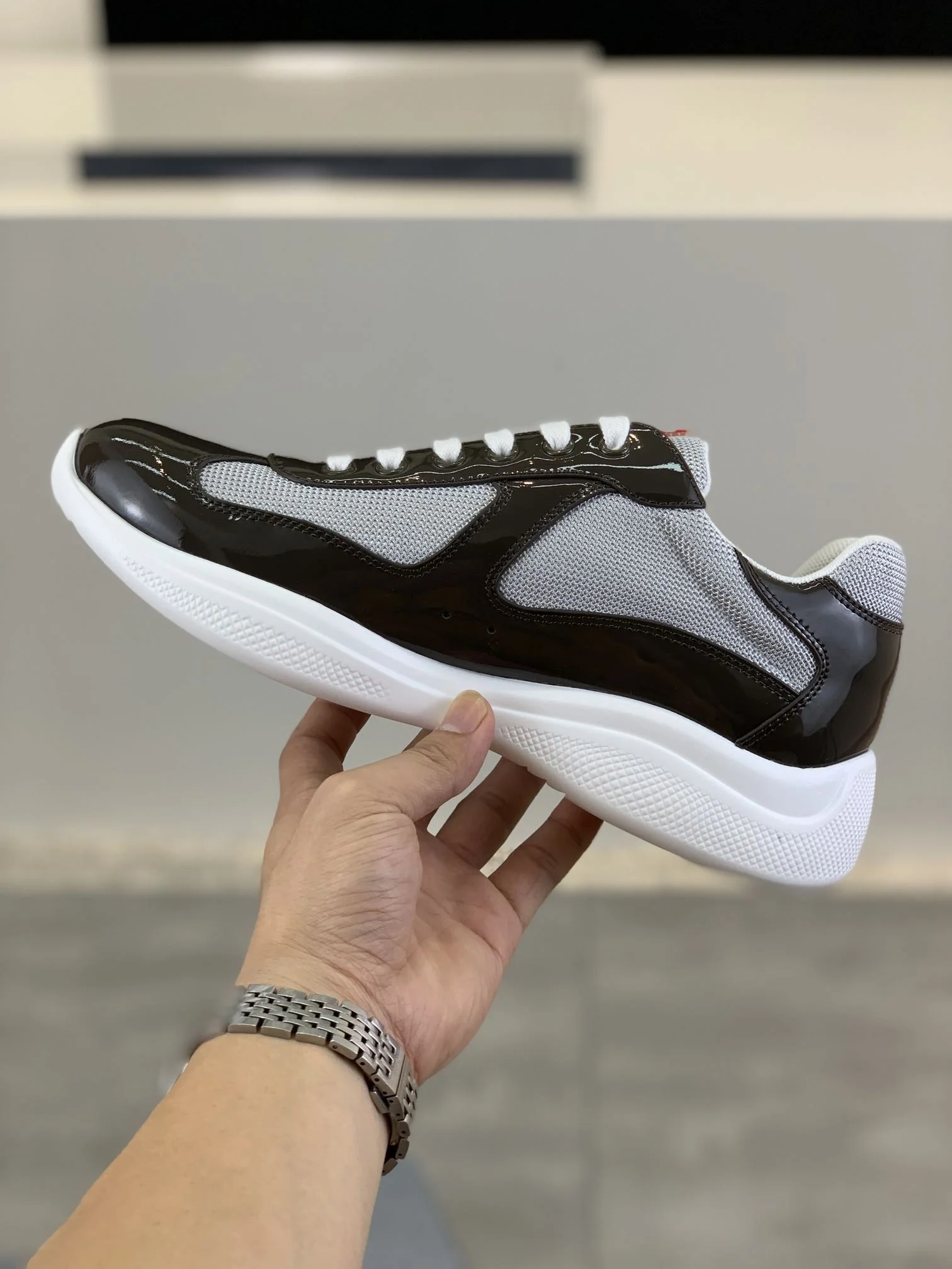 Accurate model Prada Low Shoes
