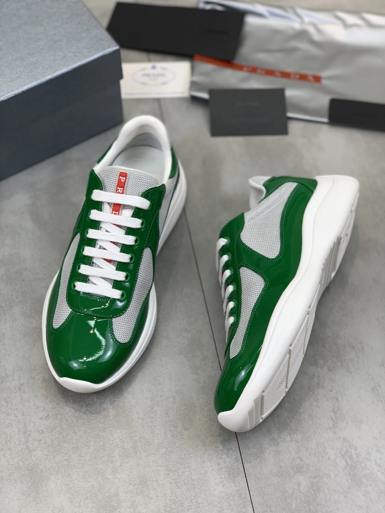 Accurate model Prada Low Shoes