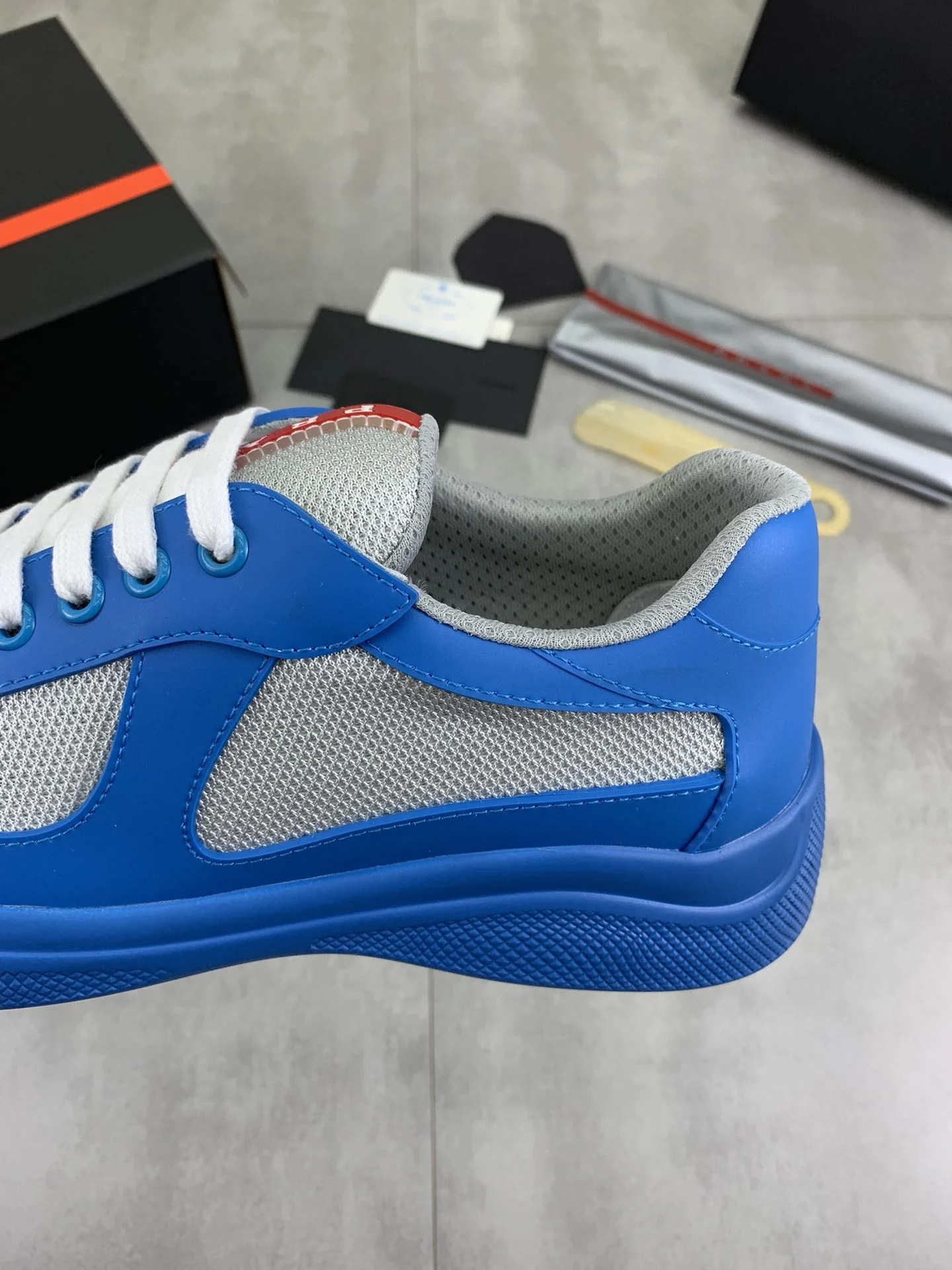 Top match Prada Low Shoes
