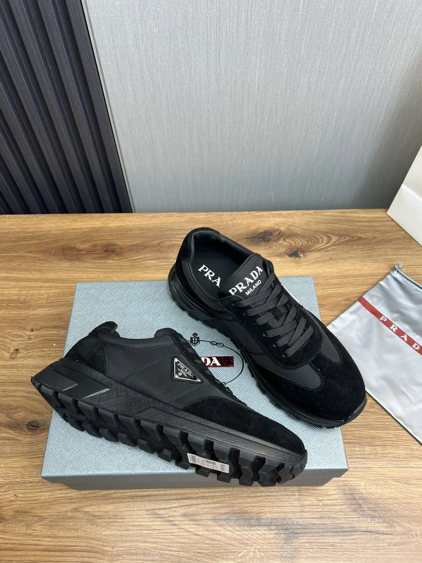 Mirror quality Prada Low Shoes