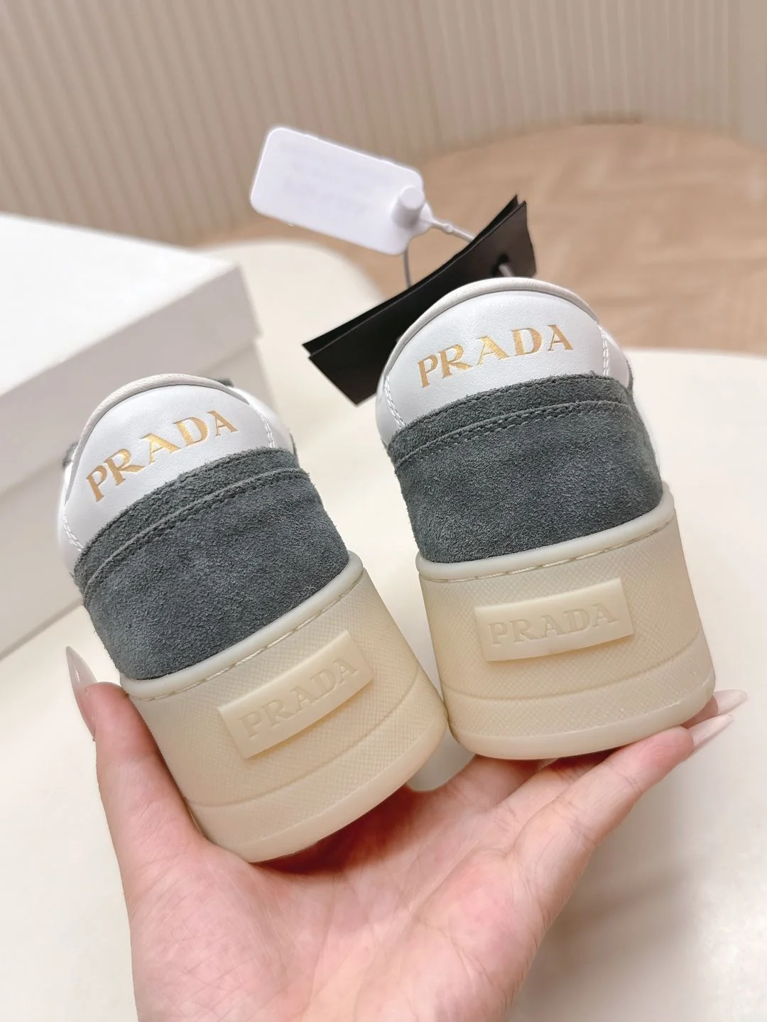 Accurate model Prada Low Shoes