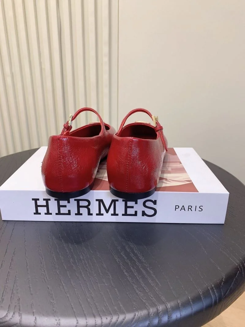 Exact replica Prada Low Shoes