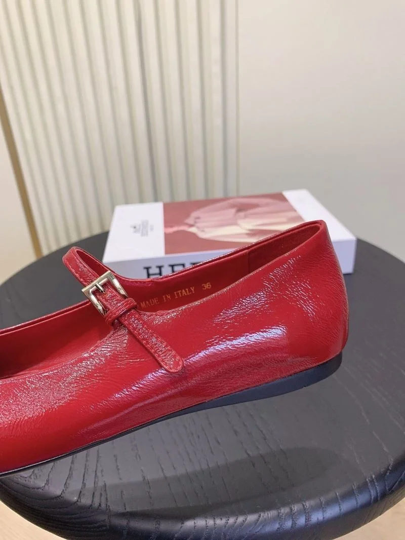 Exact replica Prada Low Shoes