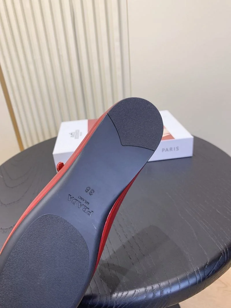Exact replica Prada Low Shoes
