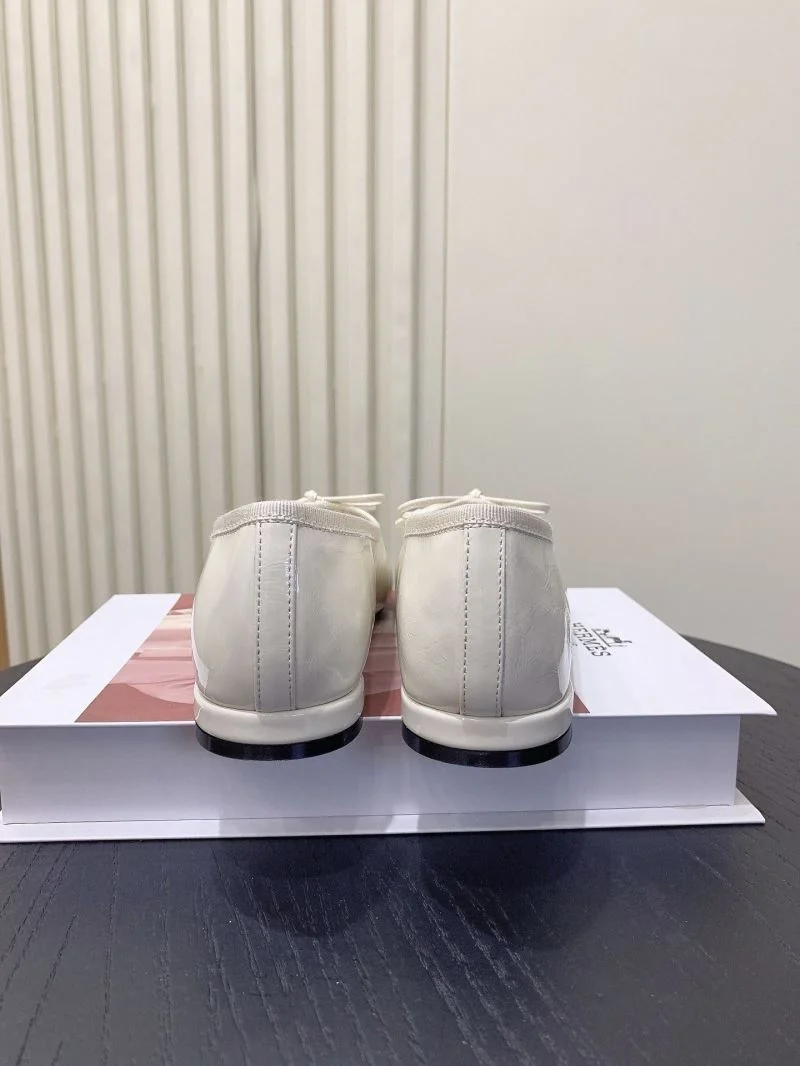 Top mirror Prada Low Shoes
