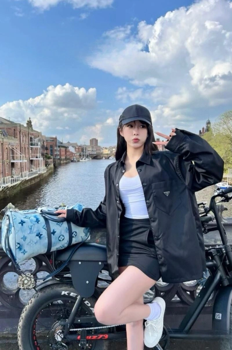 Original Prada Outwear