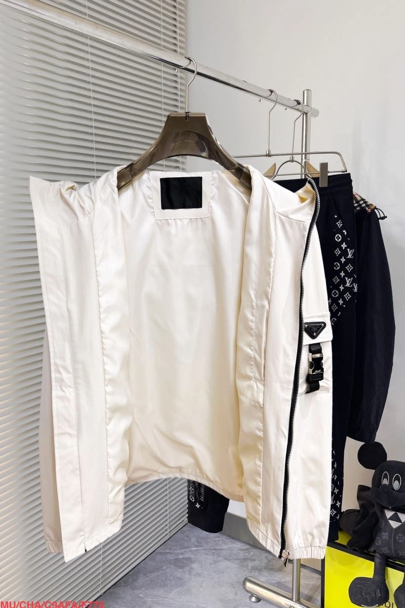 High accuracy Prada Outwear