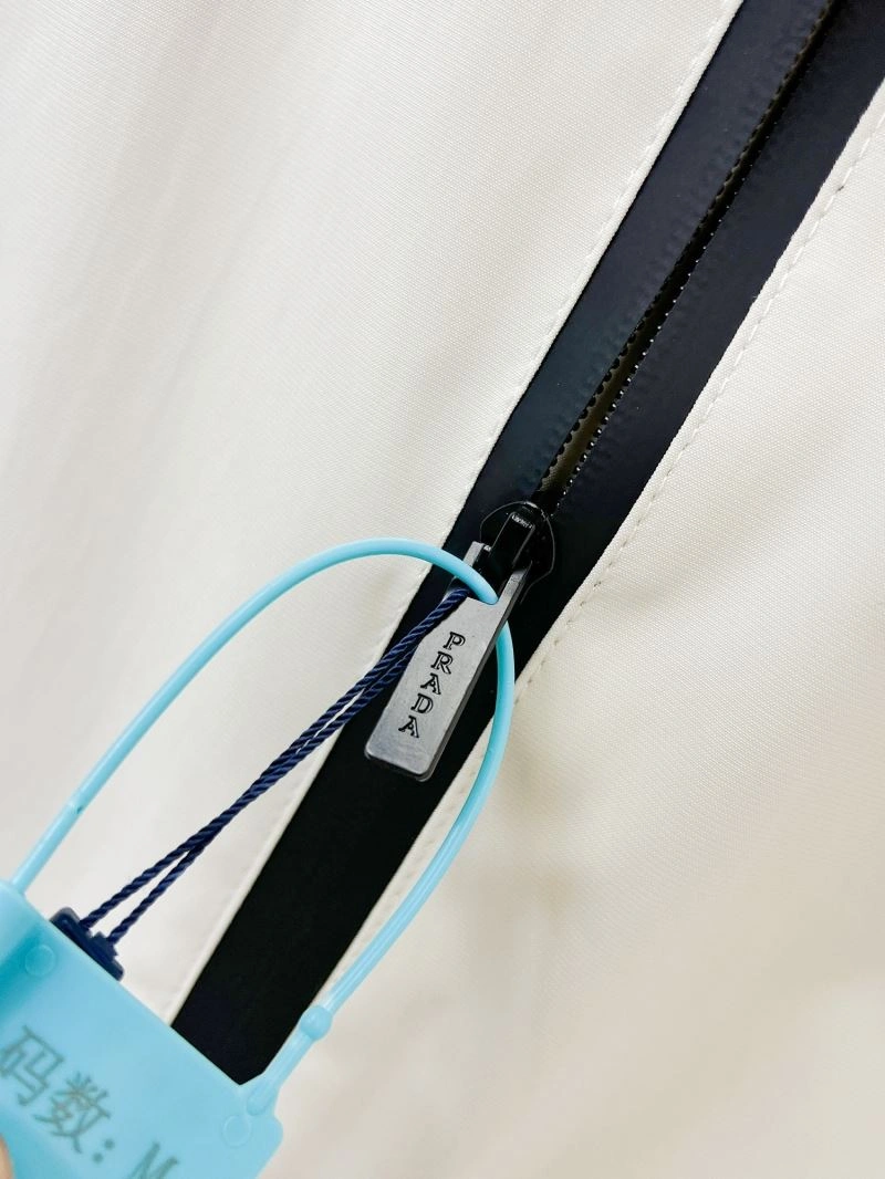 High accuracy Prada Outwear