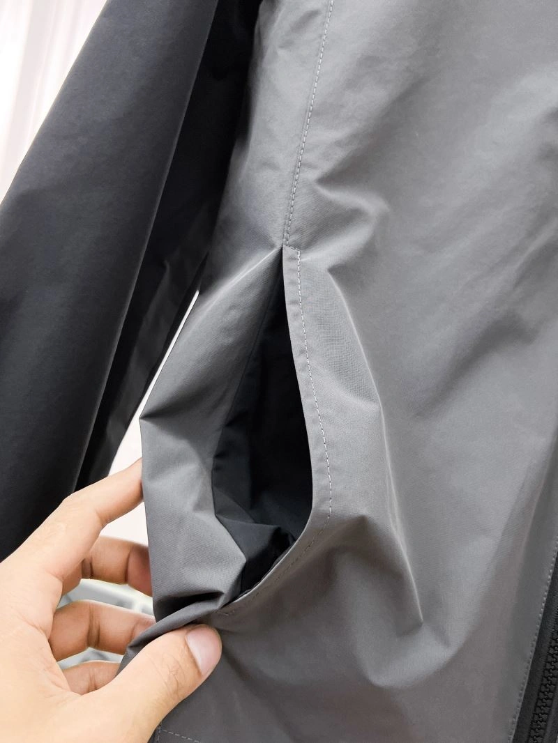Top mirror Prada Outwear