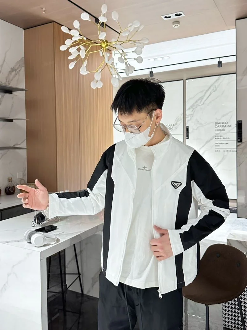 Brand-original Prada Outwear