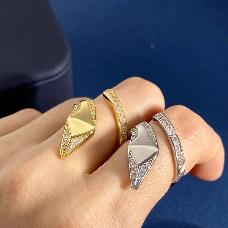 Top mirror Prada Rings