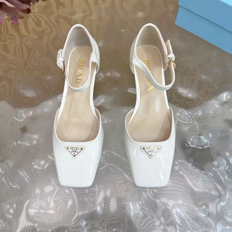 Accurate model Prada Sandals