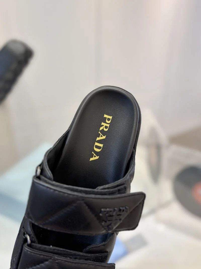 Top match Prada Sandals