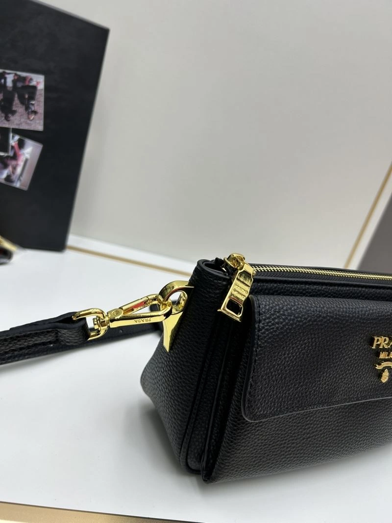 Accurate model Prada Satchel Bags
