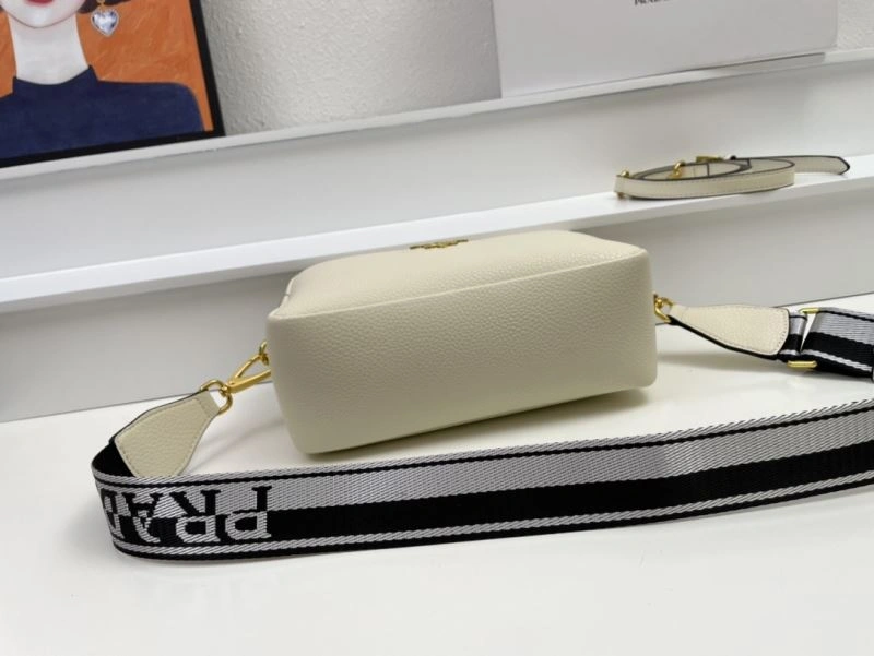 Accurate model Prada Satchel Bags