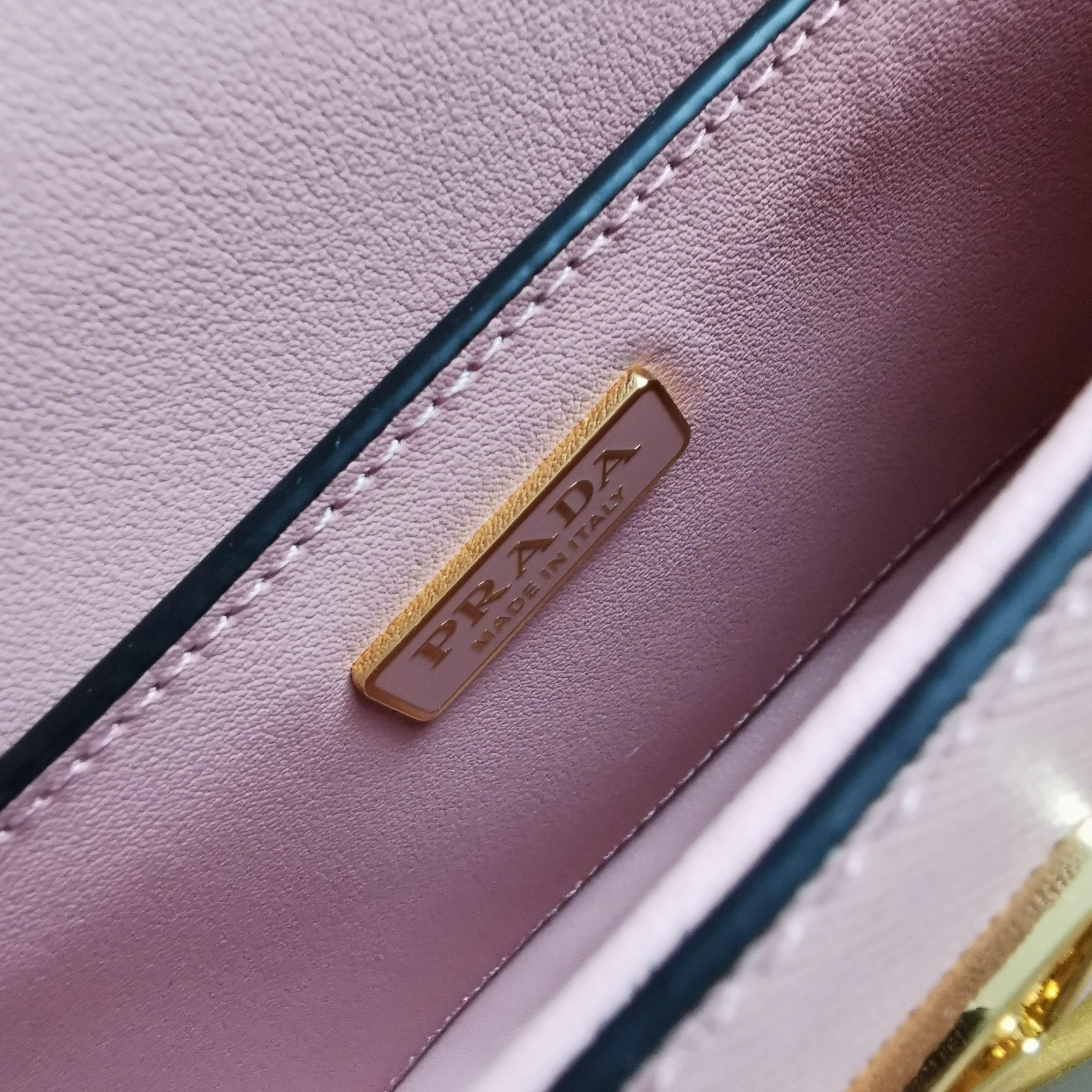 Bargain Prada Satchel Bags