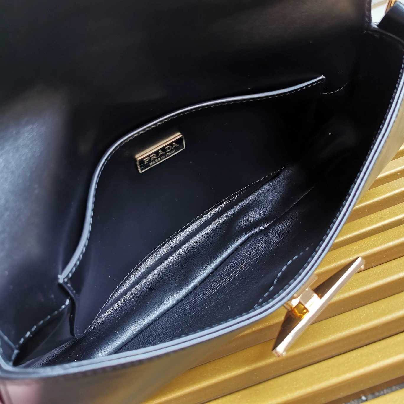 Accurate model Prada Satchel Bags