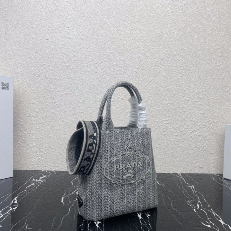High fidelity Prada Shopping Bags