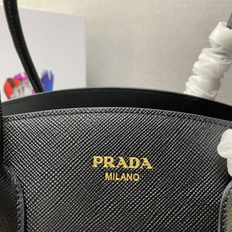 Top match Prada Shopping Bags