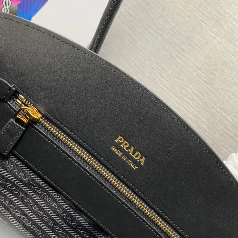 Top match Prada Shopping Bags