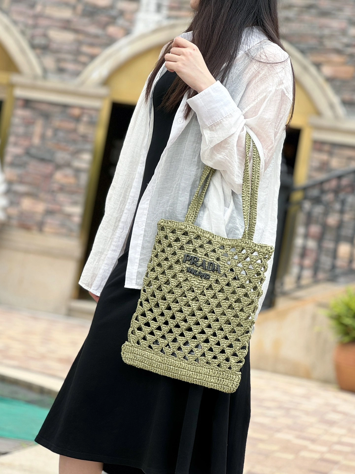 Accurate model Prada Shopping Bags
