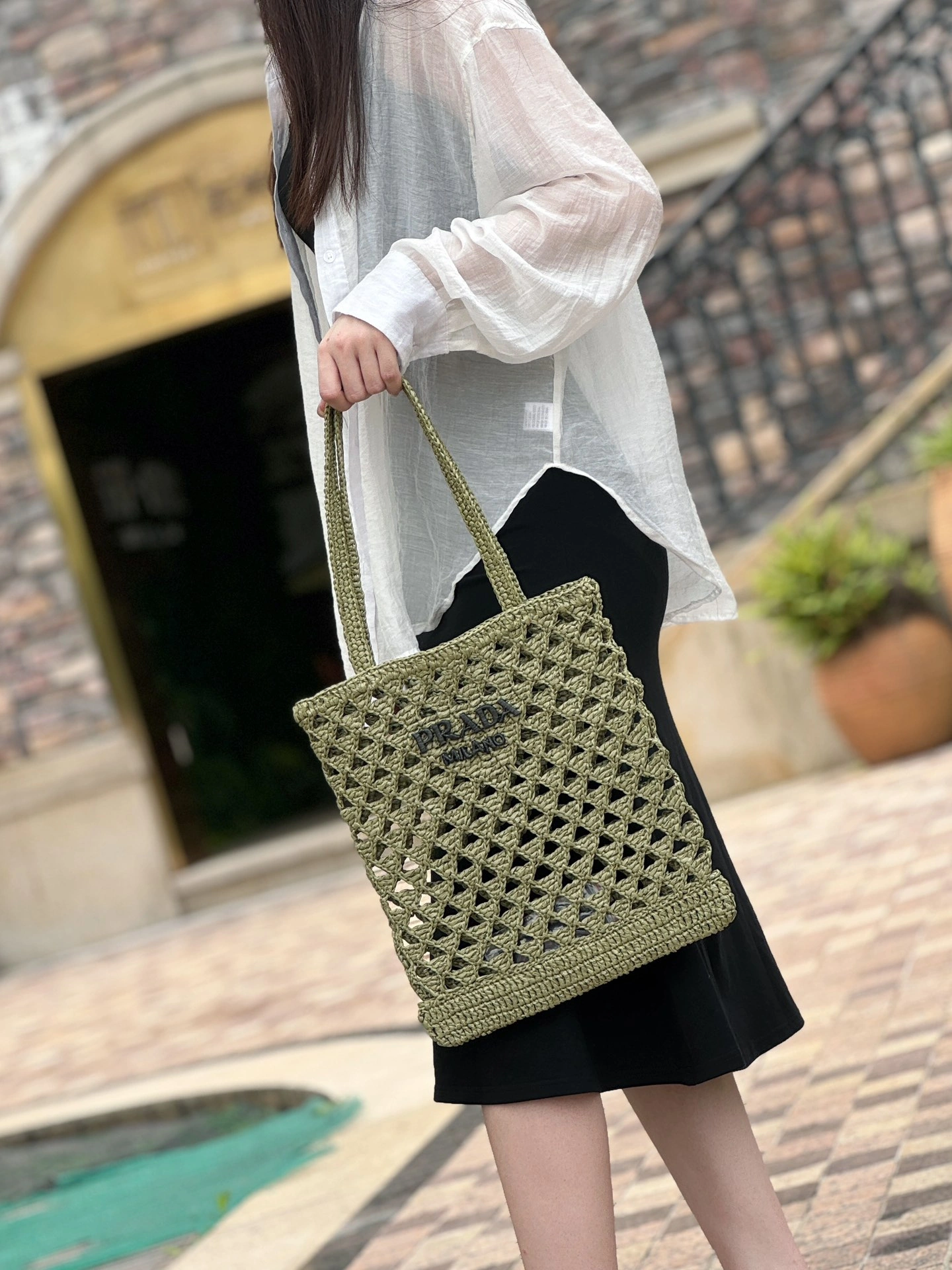 Accurate model Prada Shopping Bags