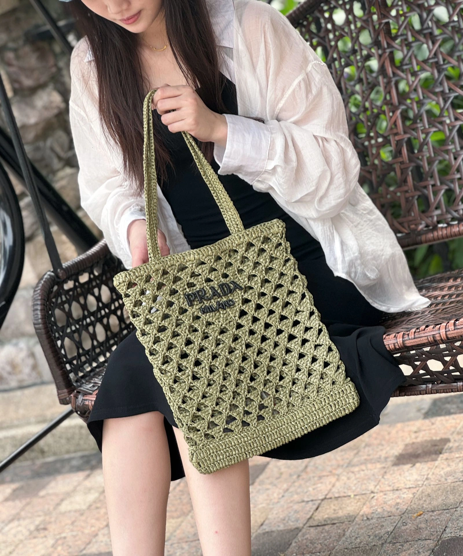 Accurate model Prada Shopping Bags