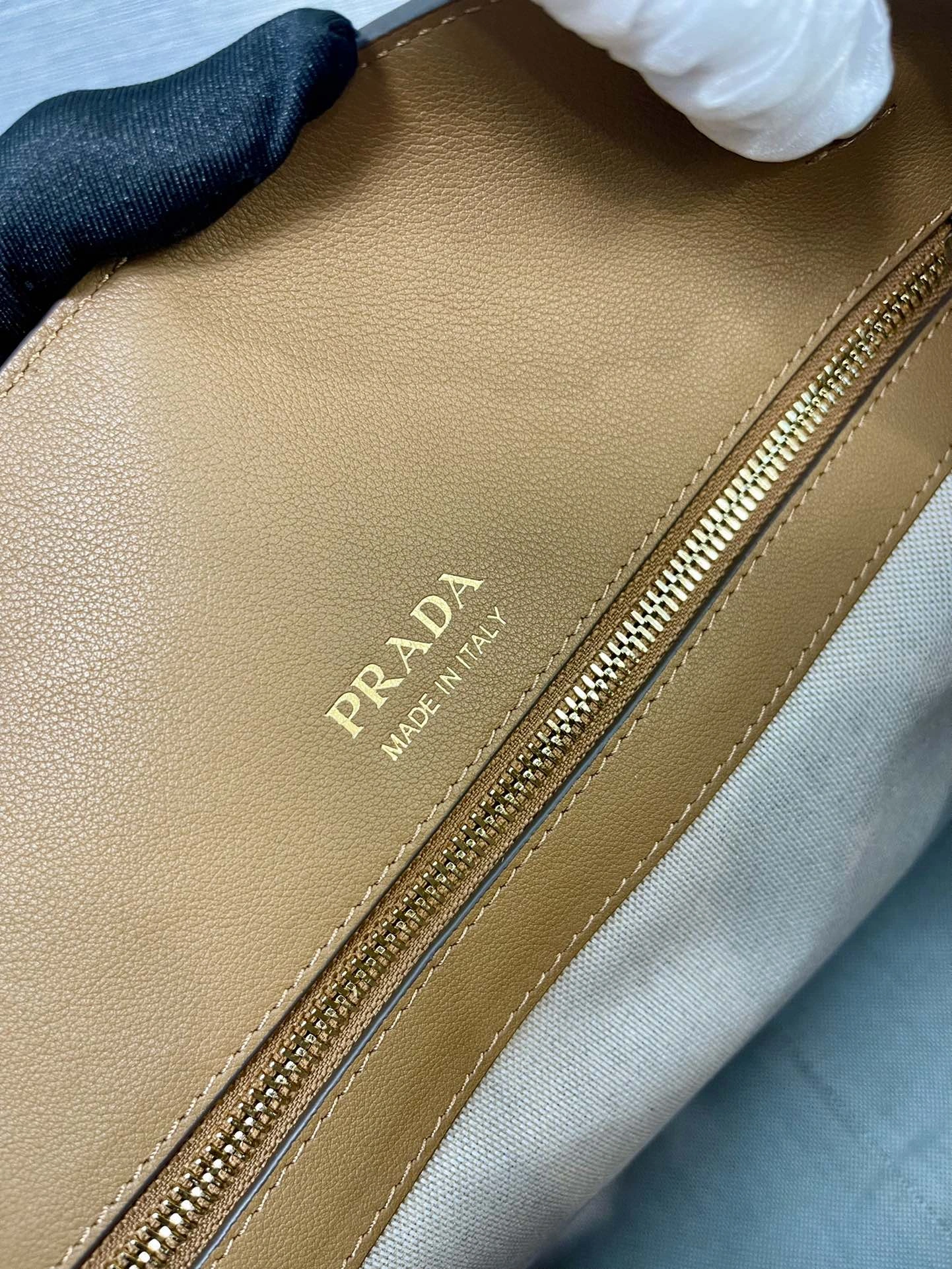 Bargain Prada Shopping Bags
