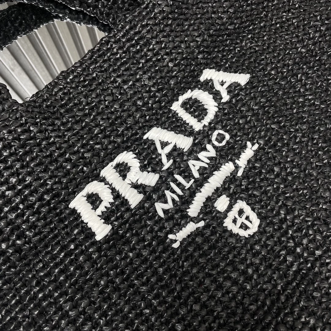Low-cost Prada Shopping Bags