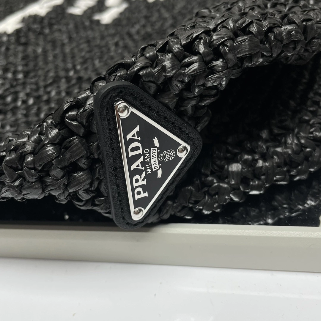 Low-cost Prada Shopping Bags