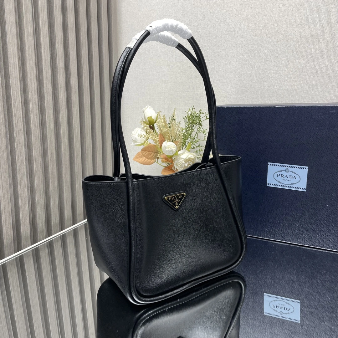 High fidelity Prada Shopping Bags