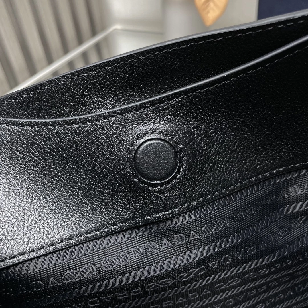 High fidelity Prada Shopping Bags
