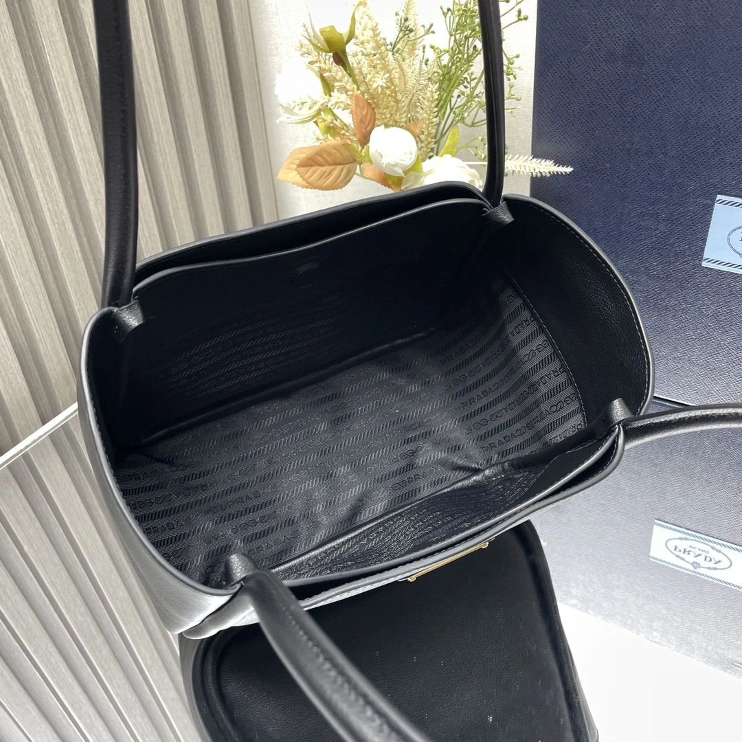 High fidelity Prada Shopping Bags