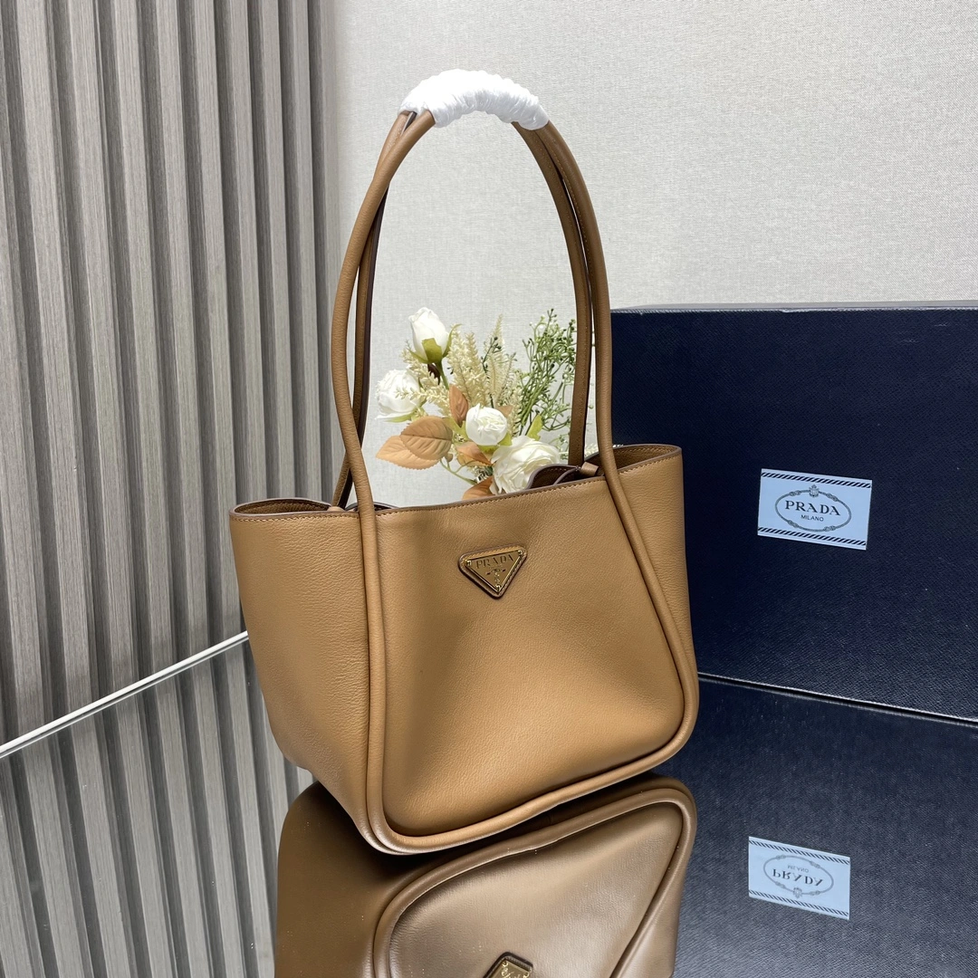 Low-cost Prada Shopping Bags