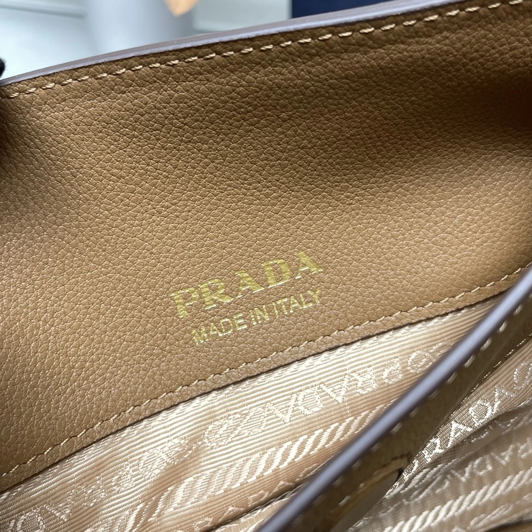 Low-cost Prada Shopping Bags