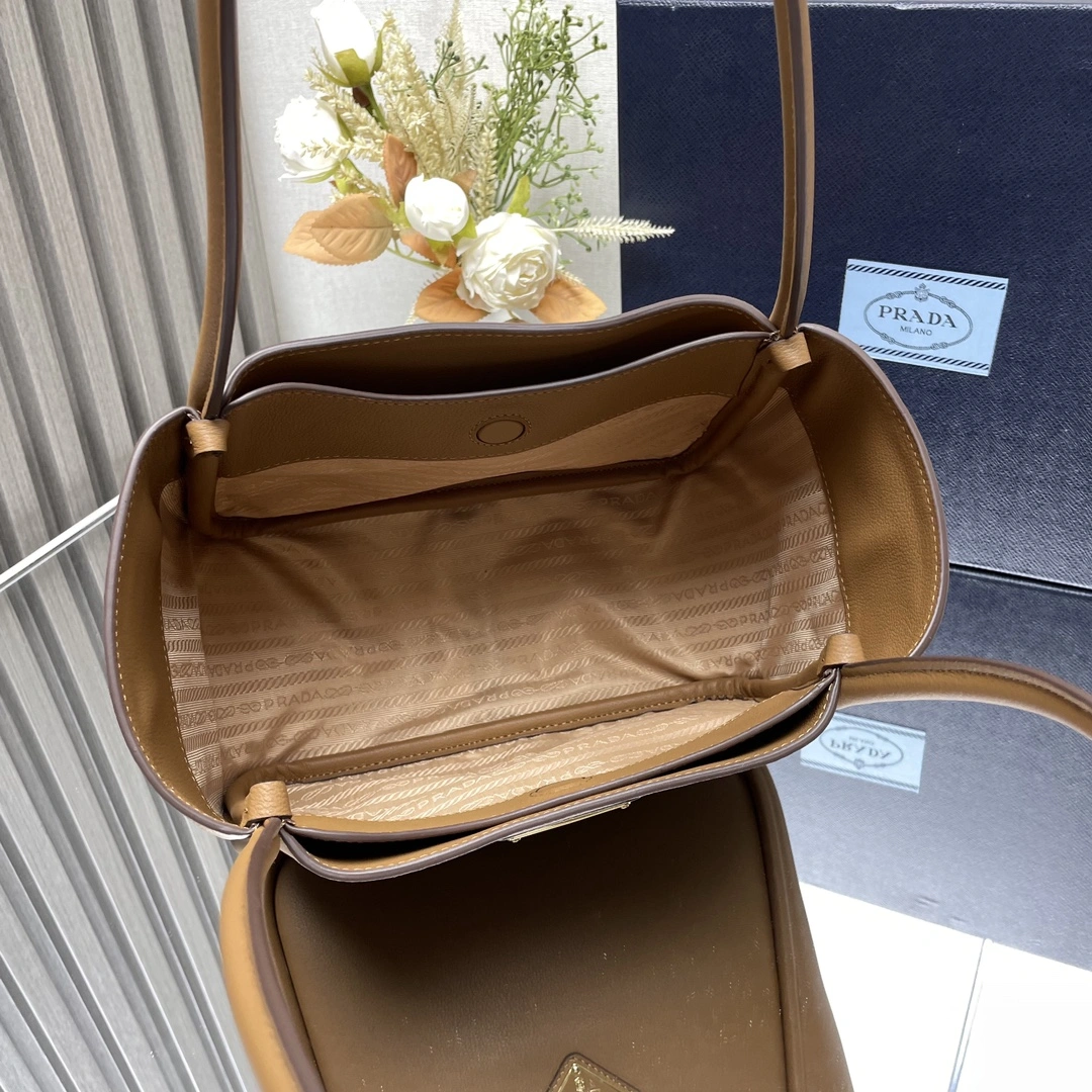 Low-cost Prada Shopping Bags