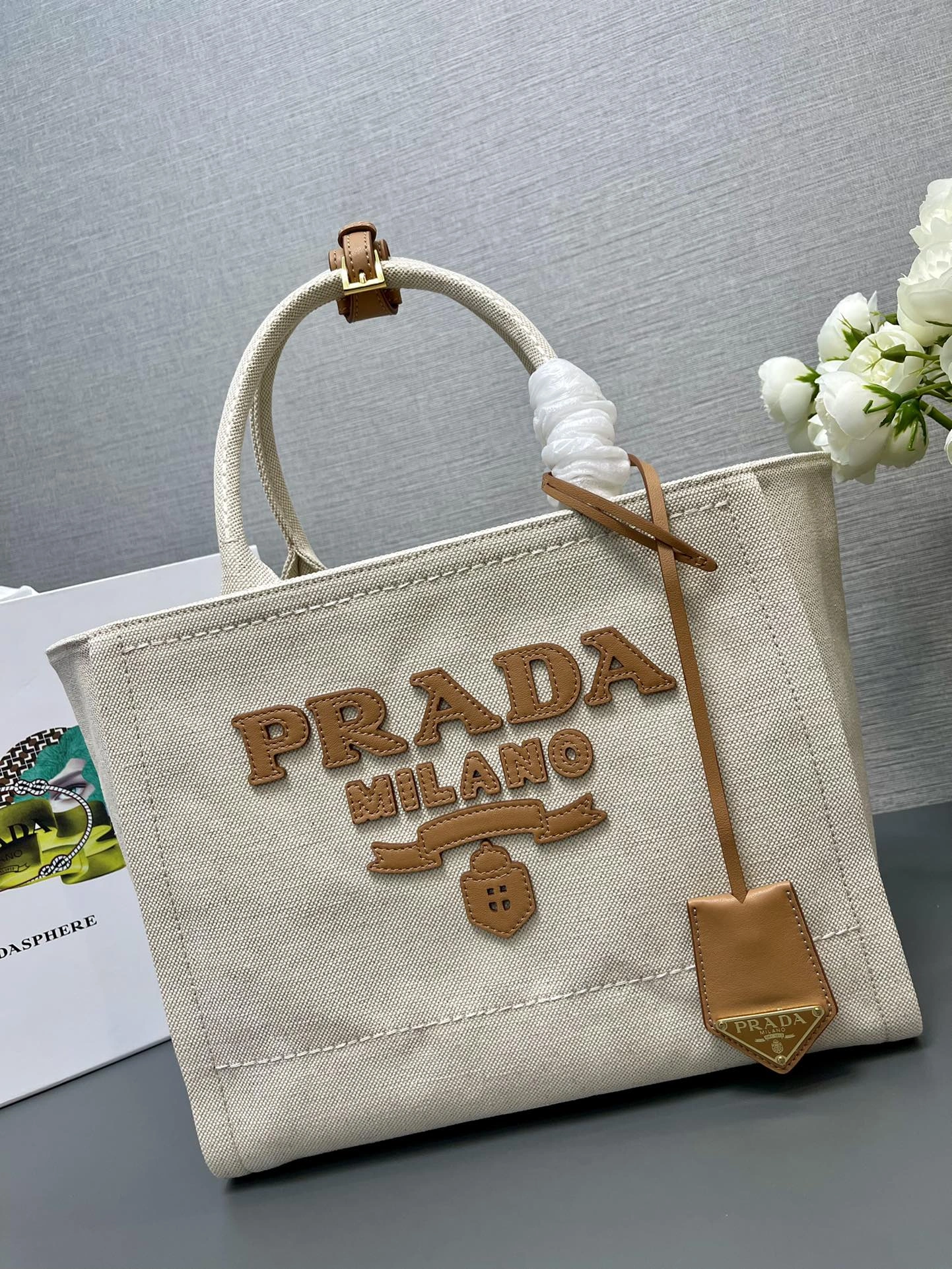 High fidelity Prada Shopping Bags