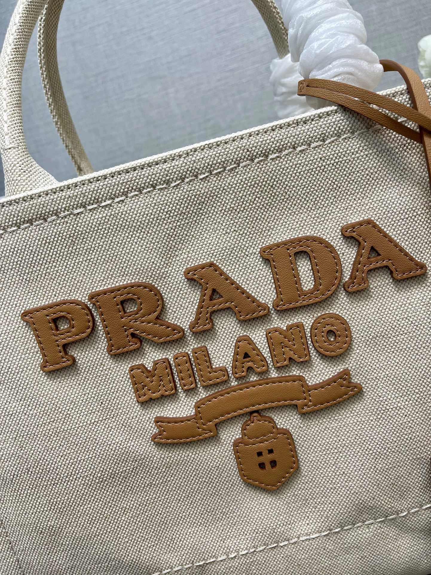 High fidelity Prada Shopping Bags