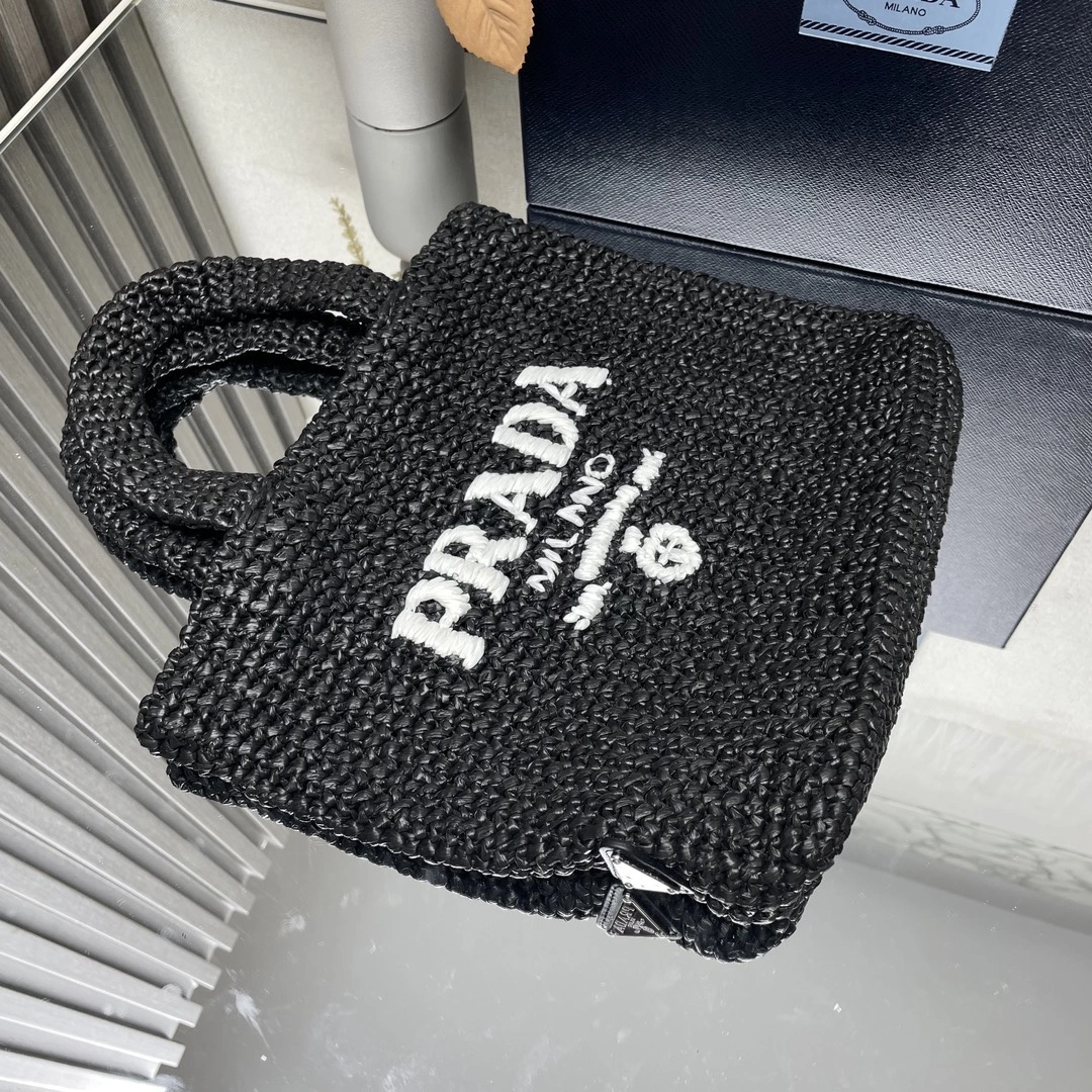 Top match Prada Shopping Bags