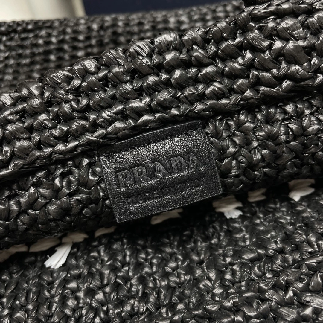 Top match Prada Shopping Bags