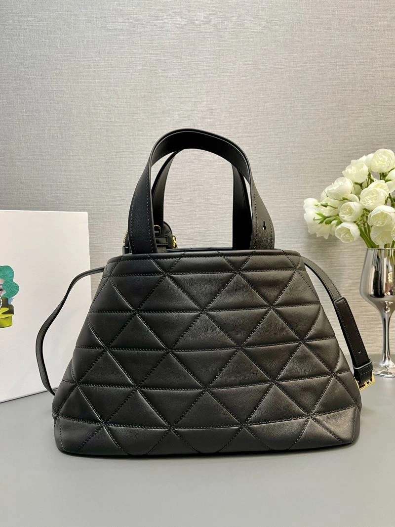 Accurate model Prada Shopping Bags
