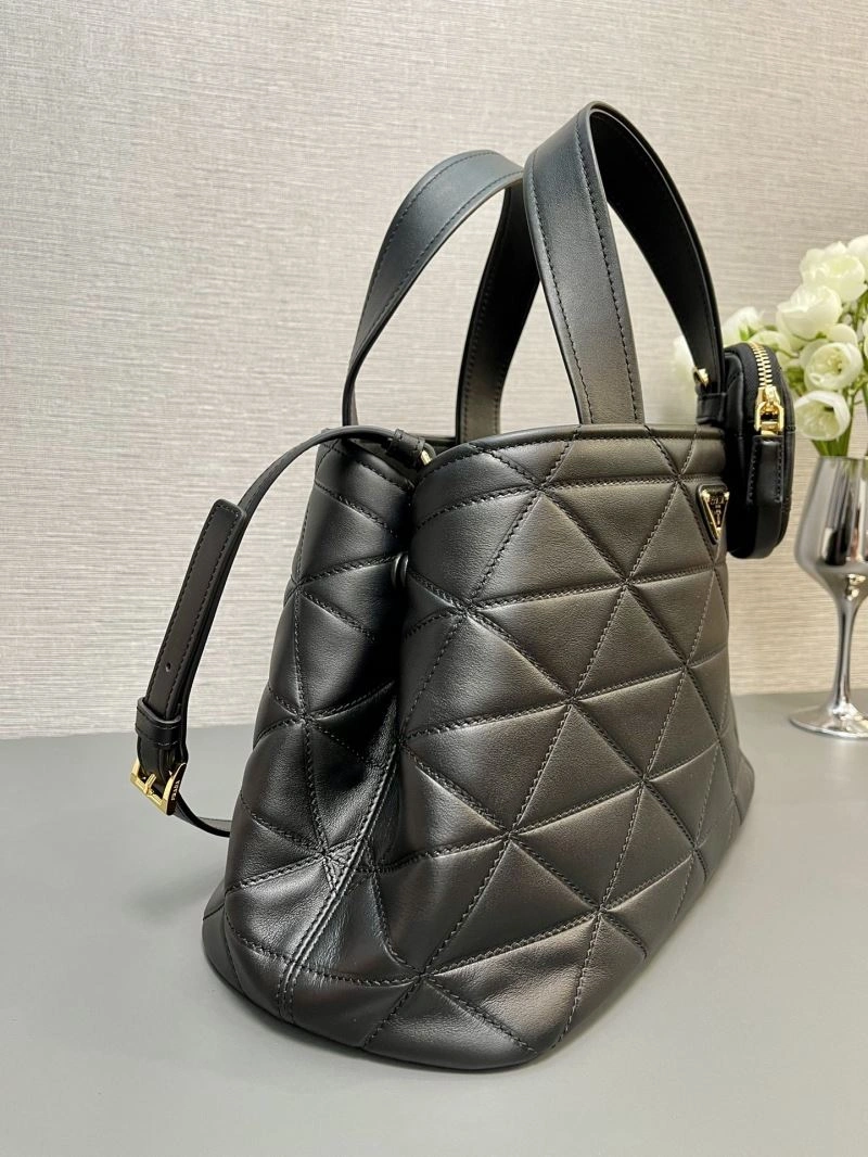 Accurate model Prada Shopping Bags