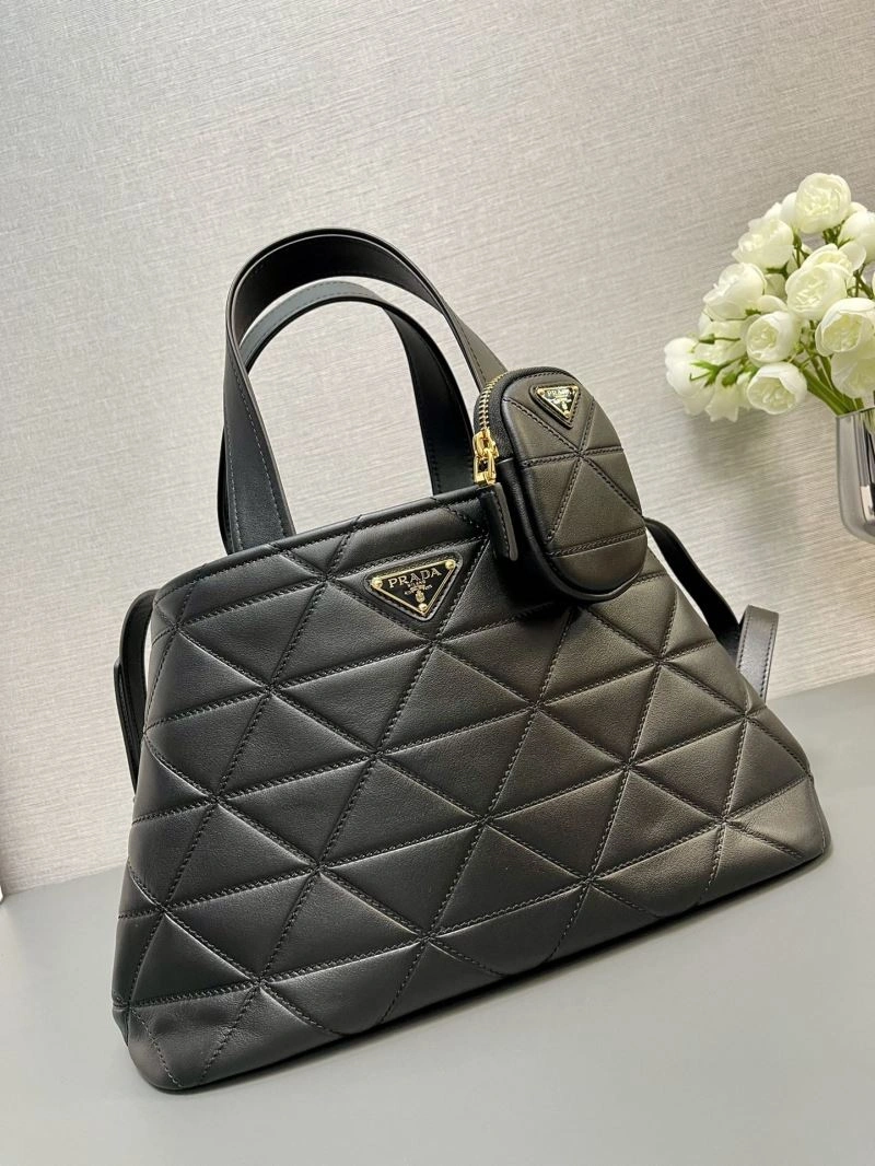 Accurate model Prada Shopping Bags