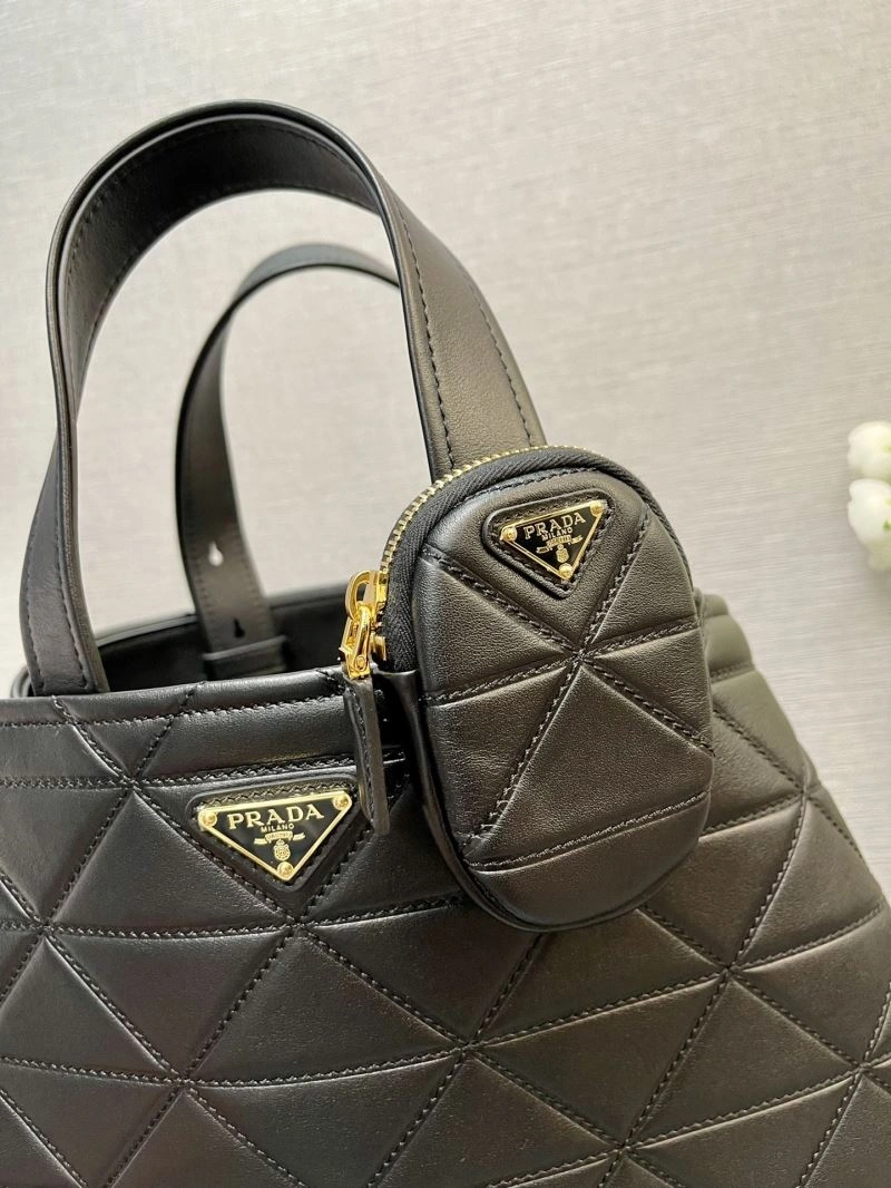 Accurate model Prada Shopping Bags
