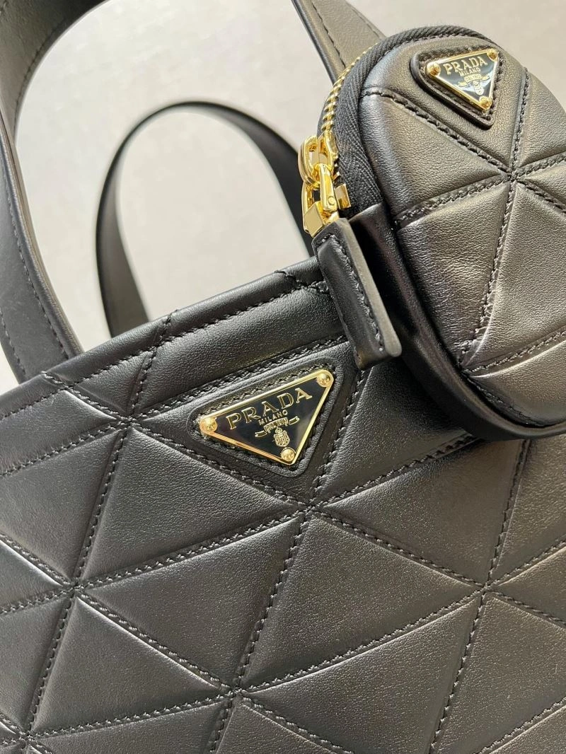 Accurate model Prada Shopping Bags