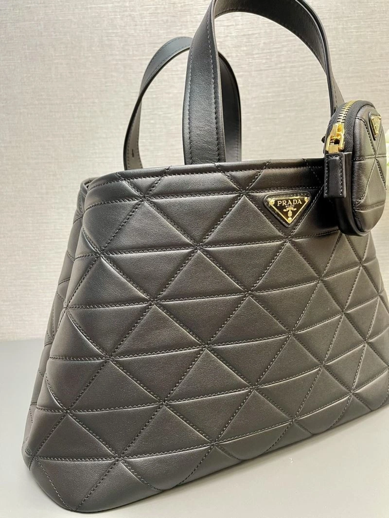 Accurate model Prada Shopping Bags