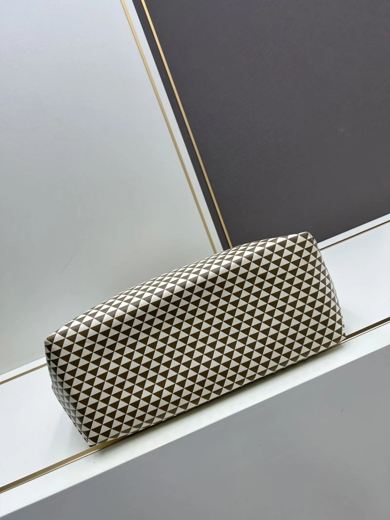 Top match Prada Shopping Bags