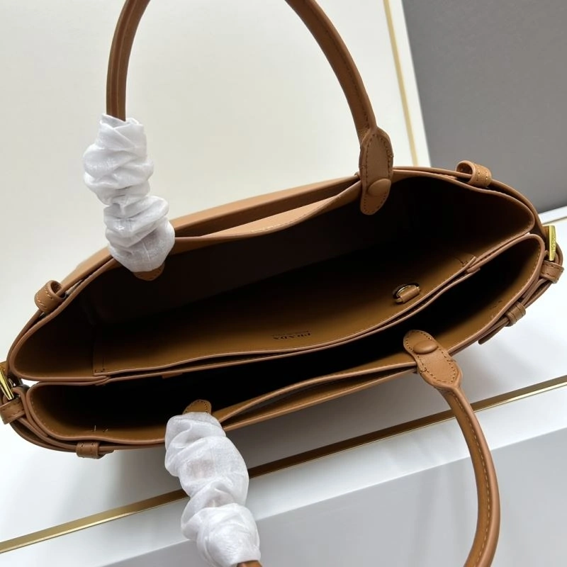 Top match Prada Shopping Bags