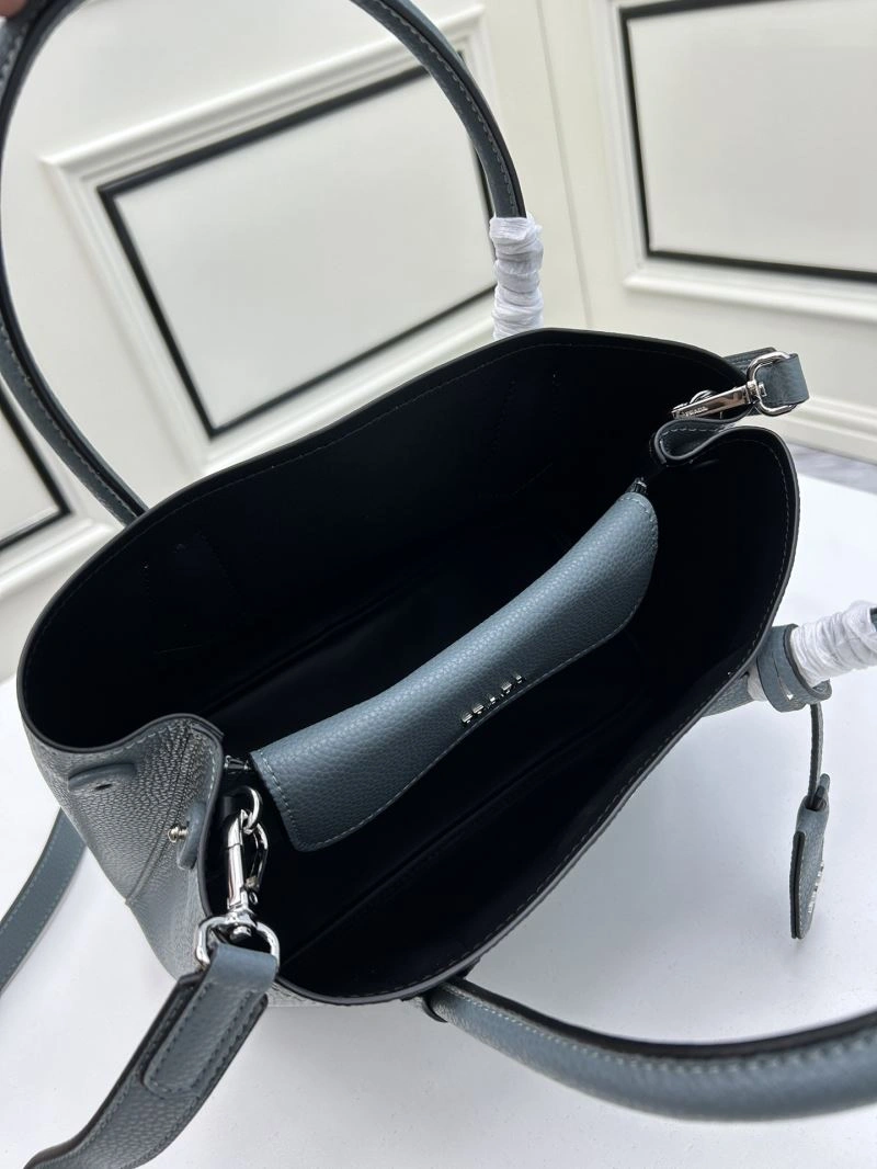 Accurate model Prada Shopping Bags